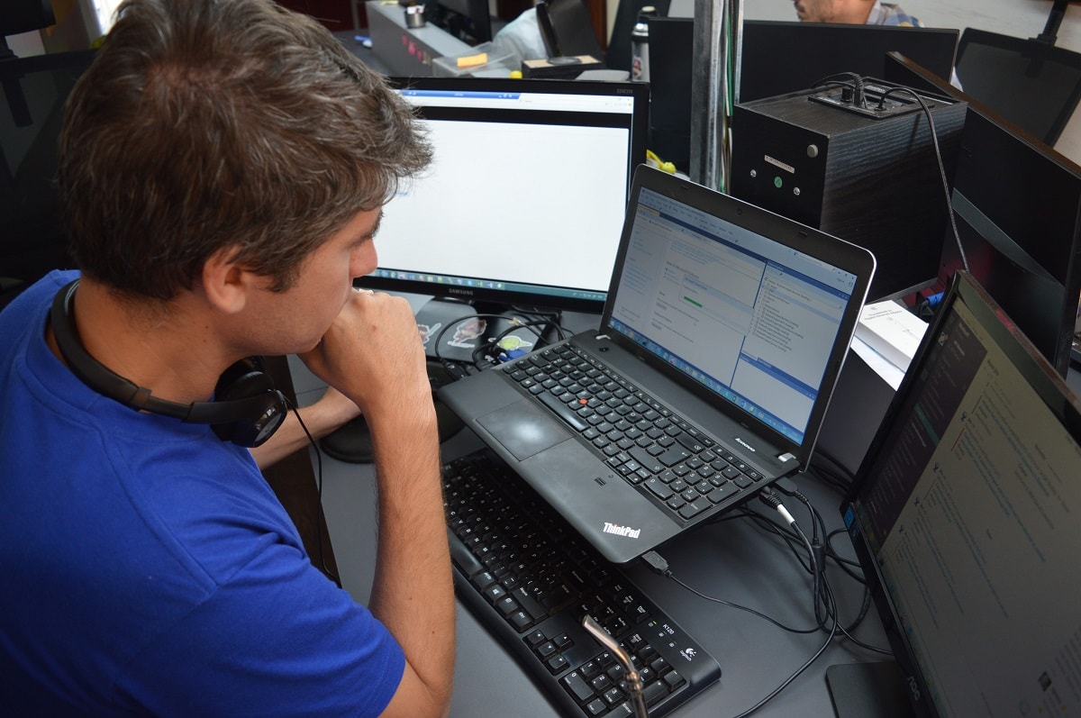 Use machine learning for software development estimation